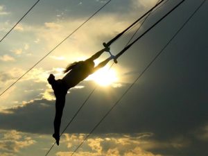 Trapèze fixe ou ballant – Compagnie Remue-Ménage